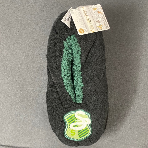 Warner Bros. | Shoes | Nwt Harry Potter Slytherin Snuggle Toes Slippers ...